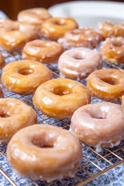 Original Glazed Donuts Soft Sweet Bakery Style Treat Superb Recipe