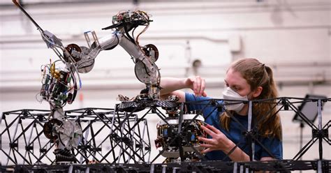 Nasa Tests Autonomous Space Robots For Off World Construction Big Think
