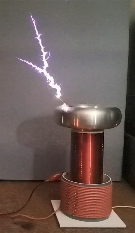 Single Mosfet Class E Solid State Tesla Coil
