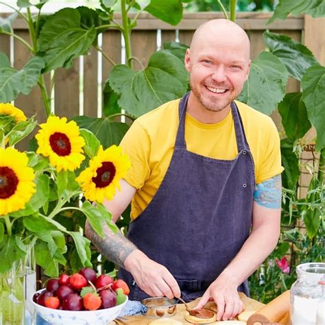 Fredrik Nylén Fredriksfika • Threads Say More Fredrik Nylén Fredriksfika • Threads Say More