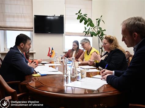 Уповноважений Верховної Ради України з прав людини Зустріч Омбудсмана України з Надзвичайними