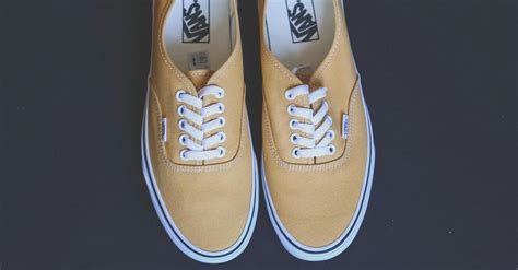 Як правильно доглядати за взуттям що робити коли подряпав шкіряне взуття як самому зробити