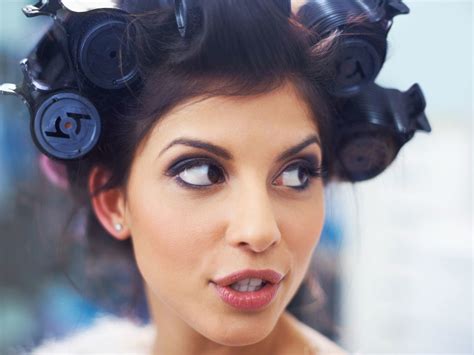 Trik Makeup Pesta Yang Bikin Cowok Cowok Gak Segan Menyapa Duluan