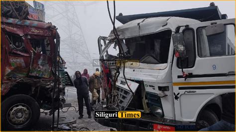 Head On Collision Between Dumper Truck And Lorry On Nh In Jalpaiguri
