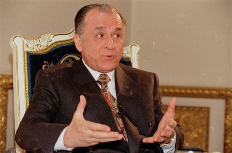 Bijuteria De La Ion Iliescu Pe Care Cristi Borcea A Oferit 100 De Mii