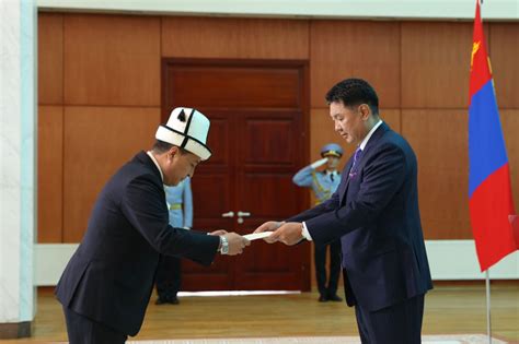 Киргизийн Элчин сайд Итгэмжлэх жуух бичгээ өргөн барив Hunnu Mn