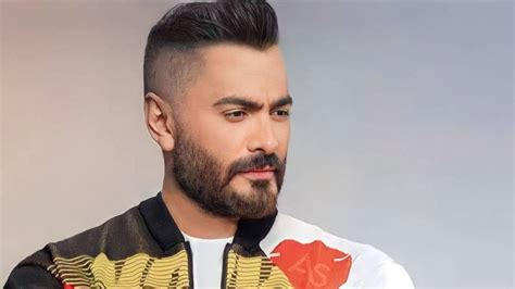 بالفيديو شاب يطلب من تامر حسني الحضور الى حفل زفافه والأخير يردّ