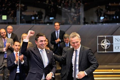 Шарена револуција Милчо Манчевски со поддршка на ШаренаРеволуција и протестирам Facebook