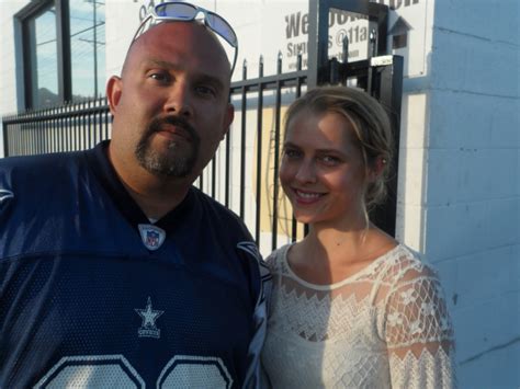 Will The Autograph Guy Teresa Palmer Of I Am Number Four Signs Autographs Photos