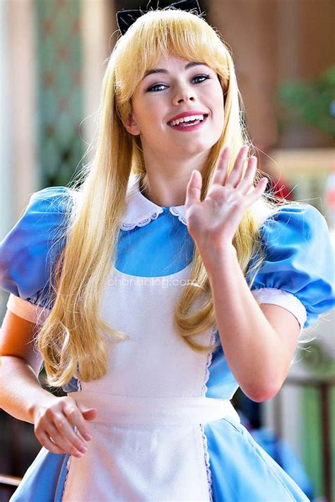 Alice Wonders Disney Princess Cosplay Disney Cosplay Disney Face Characters