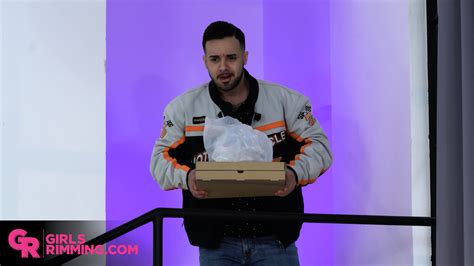 Stretch For Pizza Eporner