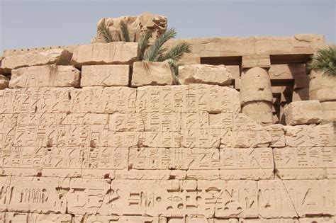 무료 이미지 록 건물 늙은 기념물 흙 돌담 벽돌 신전 룩소르 문서 역사적으로 휴가 와디 문자들 파라오 인상적인 고고학 유적지 지불 역사적
