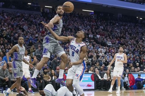 76ers Minus Embiid And Harden Edge Kings For 5 0 Trip