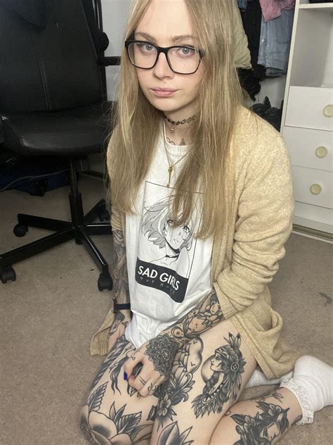 Who Wants To Cuddle Scrolller