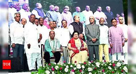 Prabhakar Kore Prabhakar Kore Felicitated By Kles Hubballi News