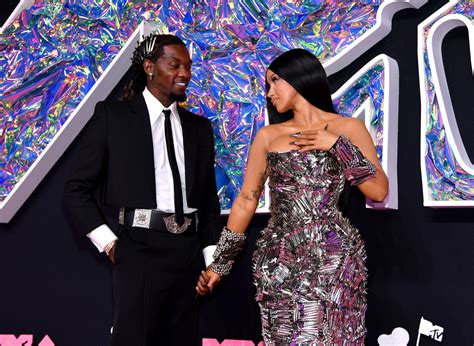 Cardi B And Offset Shows Off Their Sexy Bedroom Moves Backstage At