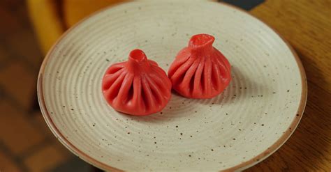 가정 요리 고기 그루지야 요리 다채로운 음식 도자기 접시 레스토랑 만두 맛있는 먹는 문화 요리 미식가 민족 음식 비스트로 빨간 삶은 것 소