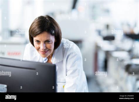 Engineer Computer Hi Res Stock Photography And Images Alamy