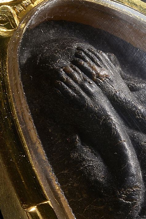 พระปิดตาปลดหนี้ หลังยันต์นะ ห ลวงปู่โต๊ะวัดประดู่ฉิมพลี เนื้อผงต์ใบลาน