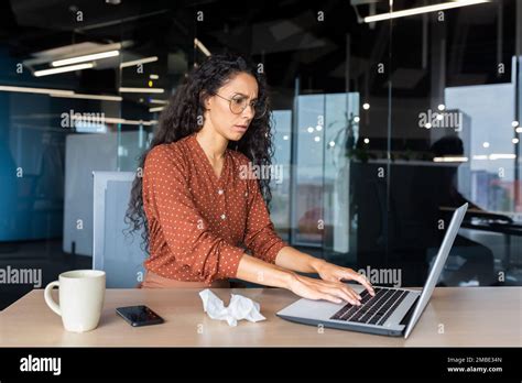 Sick young muslim businesswoman in hi-res stock photography and images ...