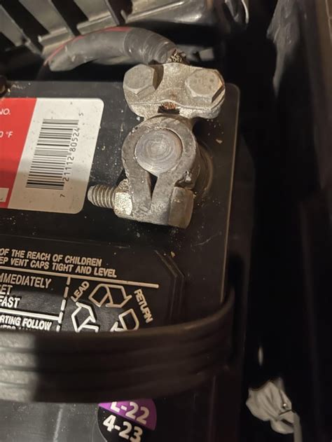 How do I remove negative terminal from car battery? : r/MechanicAdvice