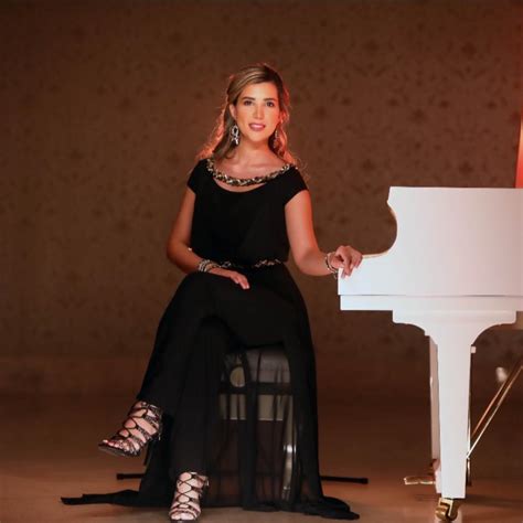 Happy Valentines Day ♥️ سلااام به روی‌ماهتون در کنار تمام چالش های این روزا‌ که همه تو ایران