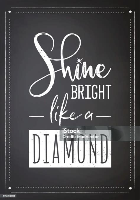 샤인 브라이트 리카 다이아몬드 블랙 찰크 보드 배경에 벡터 타이포그래피 인용문 보석 다이아몬드 스파클 유대인 개념 동기 부여 영감 포스터 타이포그래피 레터링 개념에 대한