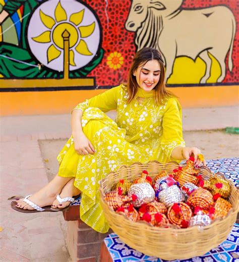Aaniat Khalid R Celeb Sandals