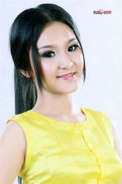 Myanmar Cute Model Girl D Moe သစၥာလမ္း