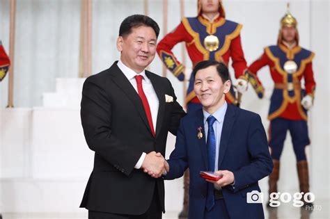 Парламентын сэтгүүлч Ж Алтангэрэл Соёлын гавьяат зүтгэлтэн боллоо