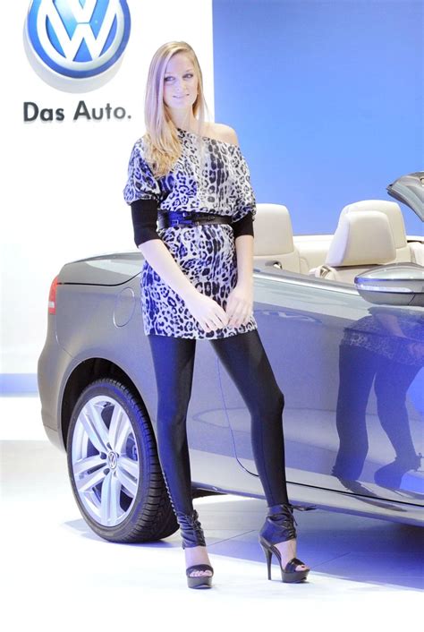 Hot Girls Of The Los Angeles Auto Show