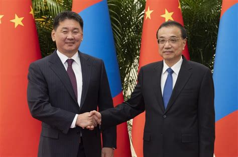 Монгол Улсын Ерөнхийлөгч У Хүрэлсүхэд БНХАУ ын Төрийн зөвлөлийн Ерөнхий сайд Ли Көчян бараалхав