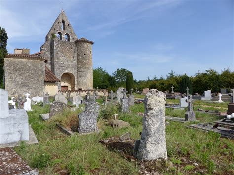 Saint Jean Baptiste Descalans église Fortifiée Du Gabardan