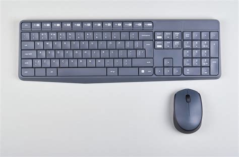 Premium Photo Keyboard And Mouse On Grey Background