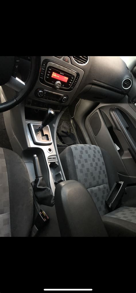 Консоль с подлокотником рестайлинг — Ford Focus Sedan II, 2 л, 2007 ...