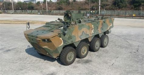 국산 차륜형장갑차 양산에 들어간다