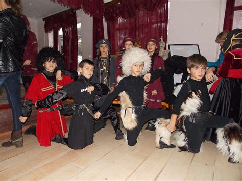 ძ მ ა კ ა ც ე ბ ი